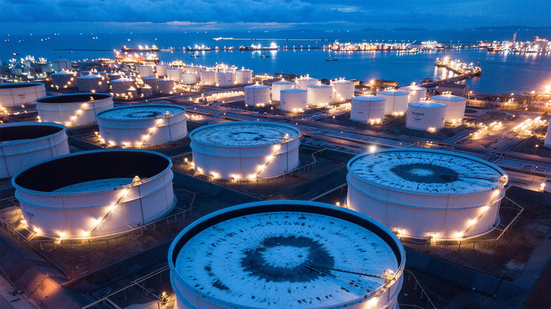 Clientes y Proveedores | Panamerican Fuel & Oil S.A.